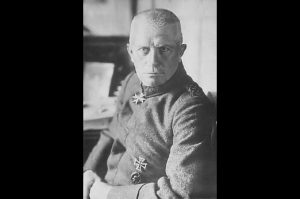 The soldier turned diplomat – History of government